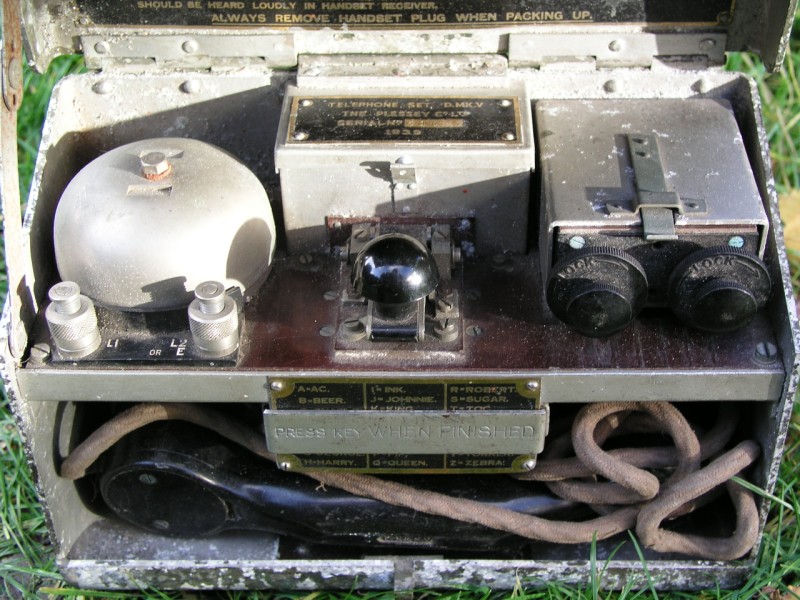 War Department Militaria | 1939 Field Telephone Set