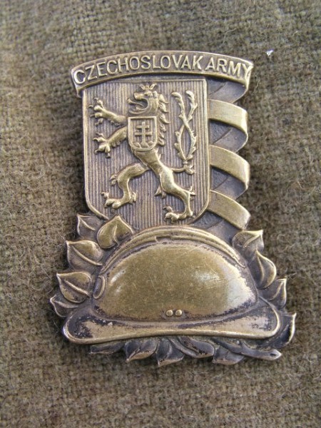 War Department Militaria | Original WWII Free Czech Cap Badge
