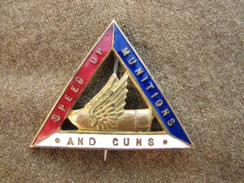 War Department Militaria | WWI 'Speed Up Munitions' Badge