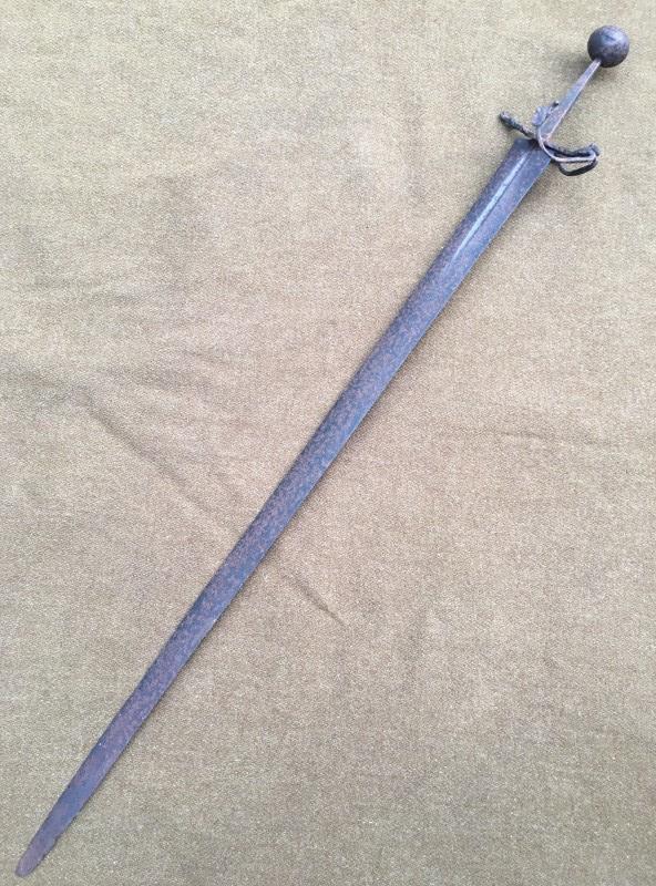 War Department Militaria | Extremely rare early 18th Century Broadsword ...
