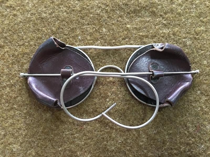 War Department Militaria | WWII British Army Issue Sunglasses